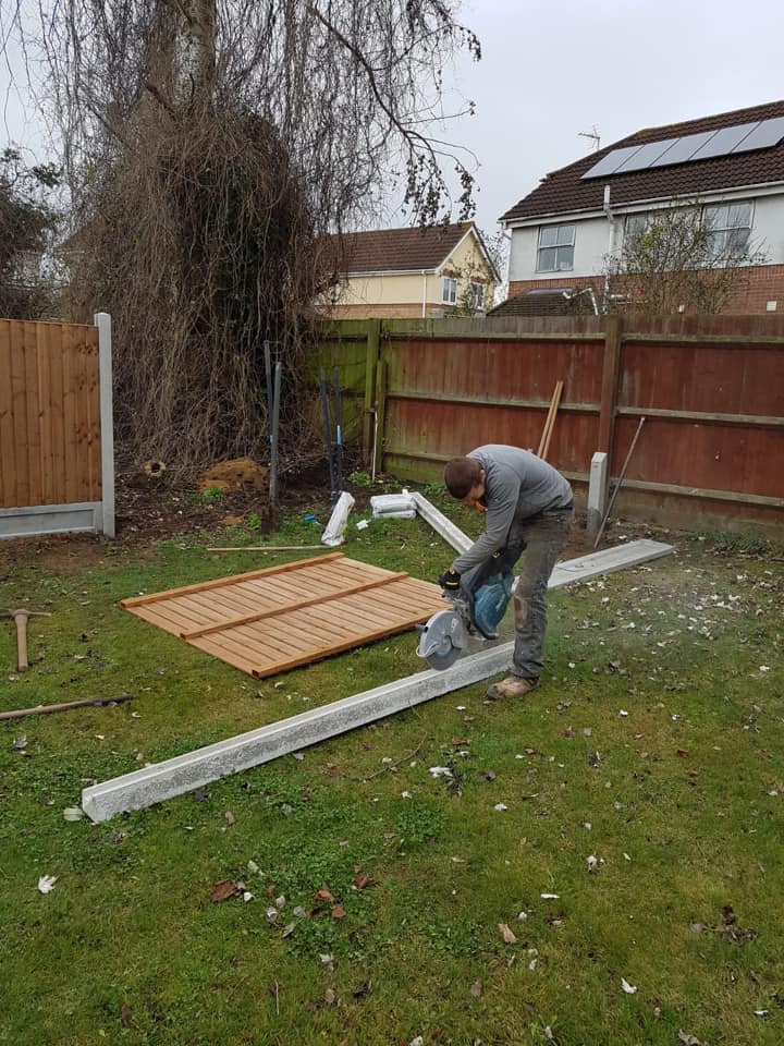 Essex Fencing l Supply & Fit | Call Today 01245763978